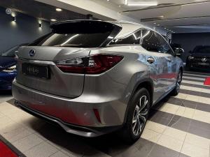 Pelēks Lexus RX 450h 2018 Rīga, ar dzinēja tilpumu 3.46 L un nobraukumu 131 tūkst. km par 28990 €, foto 6 vietnē AUTOMOTO.COM.LV