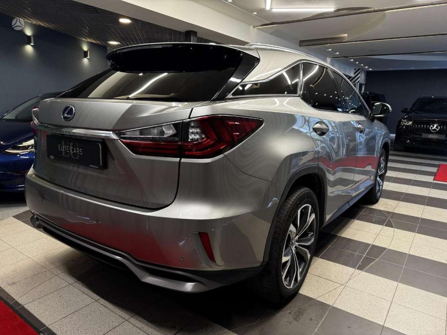 Pelēks Lexus RX 450h 2018 Rīga, ar dzinēja tilpumu 3.46 L un nobraukumu 131 tūkst. km par 28990 €, foto 6 vietnē AUTOMOTO.COM.LV