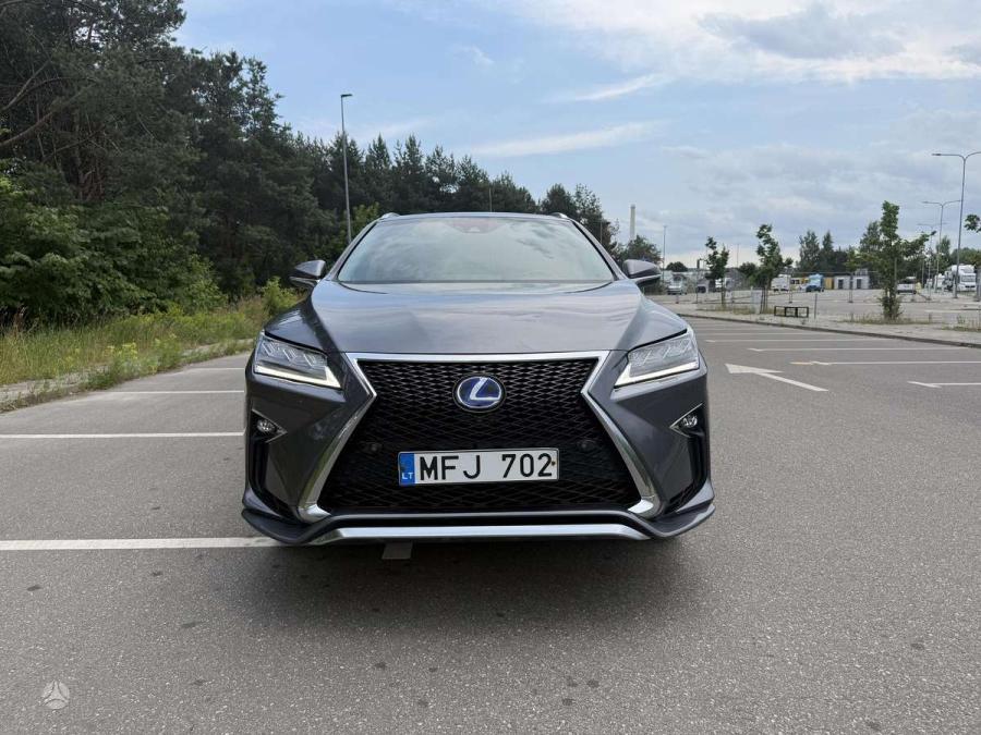 Серый Лексус RX 450h 2018 в Вильнюс, объемом двигателя 3.46 л и пробегом 114 тыс. км за 24500 €, фото 3 на AUTOMOTO.COM.LV