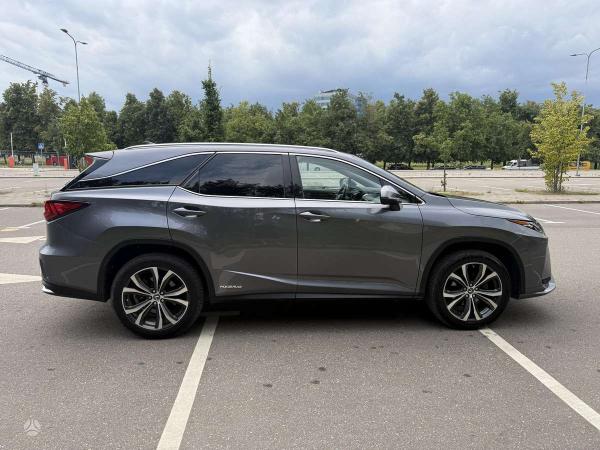 Grey Lexus RX 450h 2018 in Vilnius, with an engine capacity of 3.46 L and mileage of 114 thousand km for 24500 €, photo 7 on AUTOMOTO.COM.LV