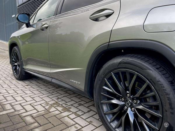 Grey Lexus RX 450h 2018 in Vilnius, with an engine capacity of 3.46 L and mileage of 221 thousand km for 32500 €, photo 7 on AUTOMOTO.COM.LV