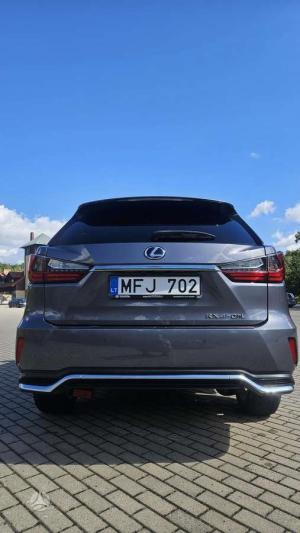 Grey Lexus RX 450h 2018 in Vilnius, with an engine capacity of 3.46 L and mileage of 115 thousand km for 27300 €, photo 4 on AUTOMOTO.COM.LV
