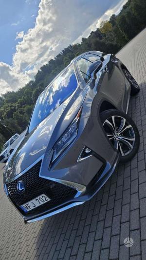 Grey Lexus RX 450h 2018 in Vilnius, with an engine capacity of 3.46 L and mileage of 115 thousand km for 27300 €, photo 8 on AUTOMOTO.COM.LV
