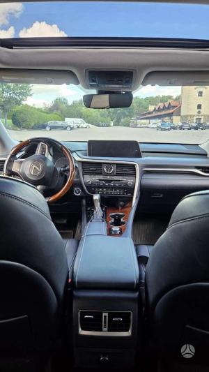 Grey Lexus RX 450h 2018 in Vilnius, with an engine capacity of 3.46 L and mileage of 115 thousand km for 27300 €, photo 11 on AUTOMOTO.COM.LV