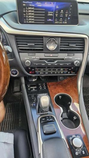 Grey Lexus RX 450h 2018 in Vilnius, with an engine capacity of 3.46 L and mileage of 115 thousand km for 27300 €, photo 45 on AUTOMOTO.COM.LV