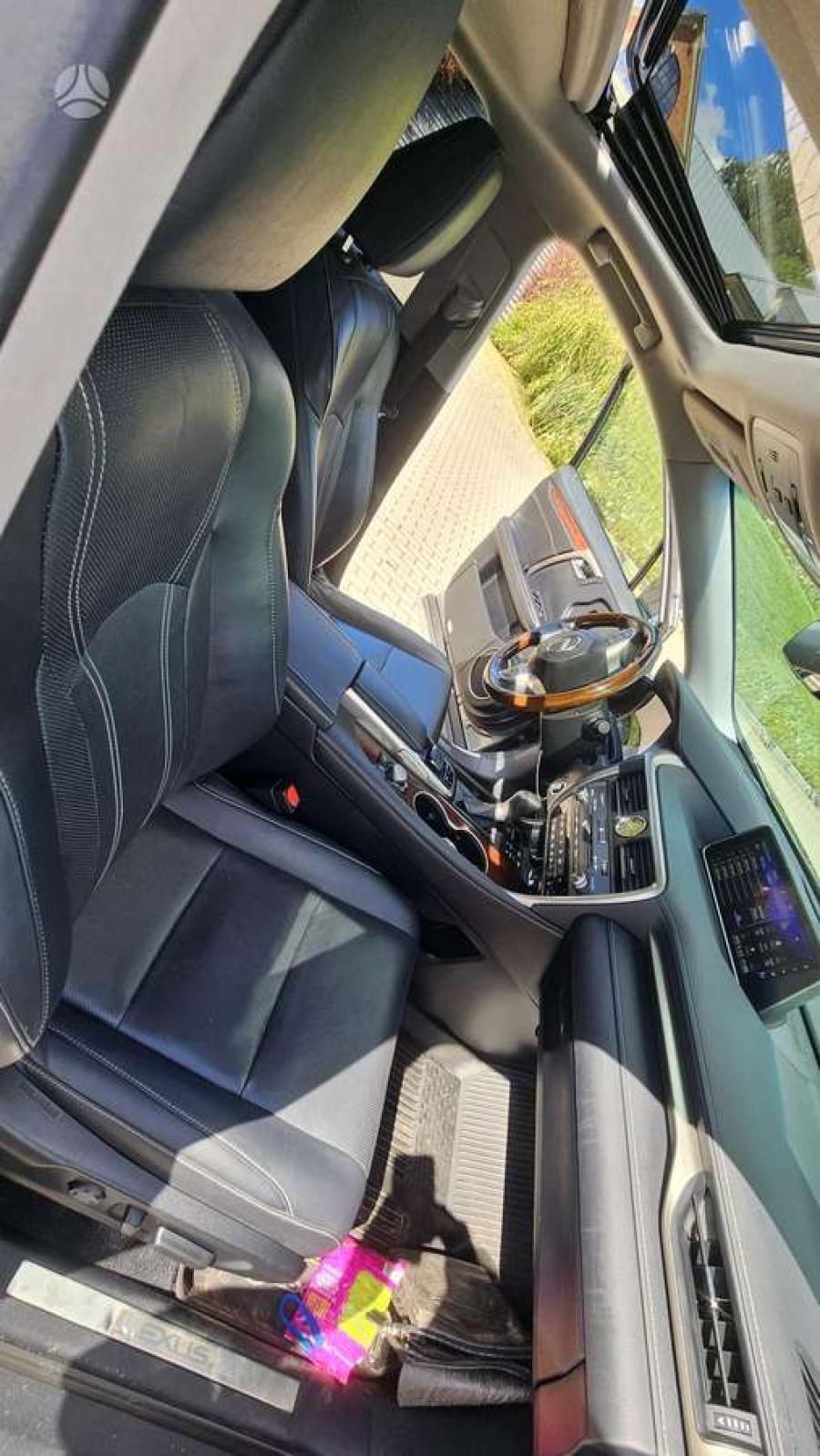 Grey Lexus RX 450h 2018 in Vilnius, with an engine capacity of 3.46 L and mileage of 115 thousand km for 27300 €, photo 54 on AUTOMOTO.COM.LV