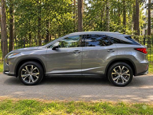 Серый Лексус RX 450h 2018 в Вильнюс, объемом двигателя 3.46 л и пробегом 220 тыс. км за 27700 €, фото 8 на AUTOMOTO.COM.LV