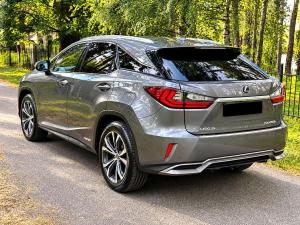 Grey Lexus RX 450h 2018 in Vilnius, with an engine capacity of 3.46 L and mileage of 220 thousand km for 27700 €, photo 9 on AUTOMOTO.COM.LV