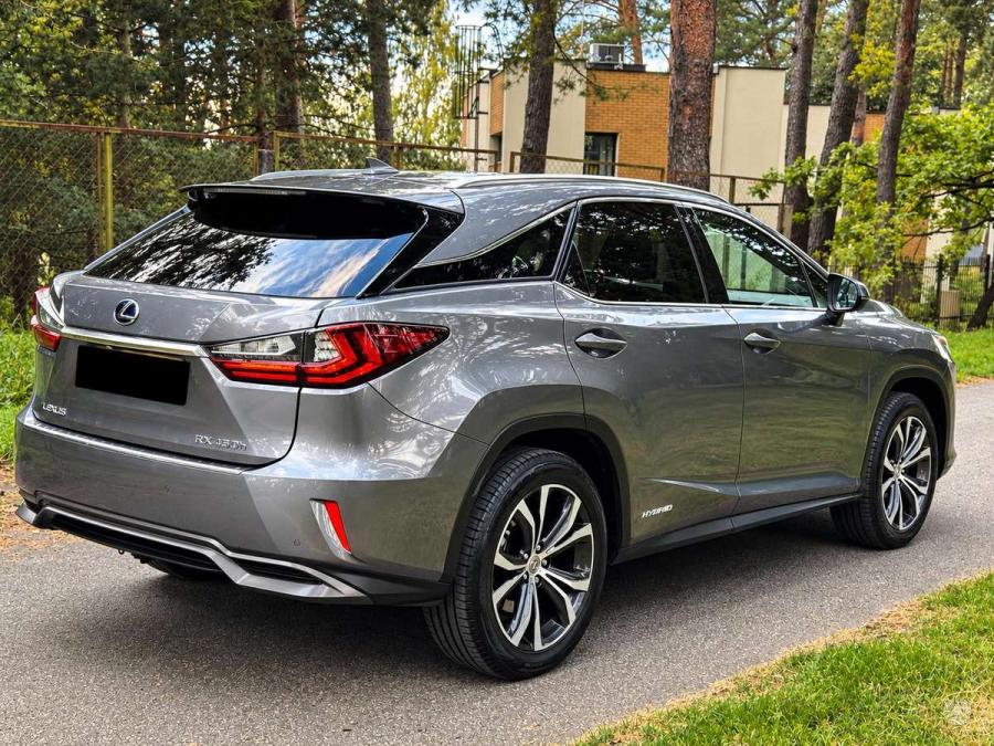 Grey Lexus RX 450h 2018 in Vilnius, with an engine capacity of 3.46 L and mileage of 220 thousand km for 27700 €, photo 13 on AUTOMOTO.COM.LV
