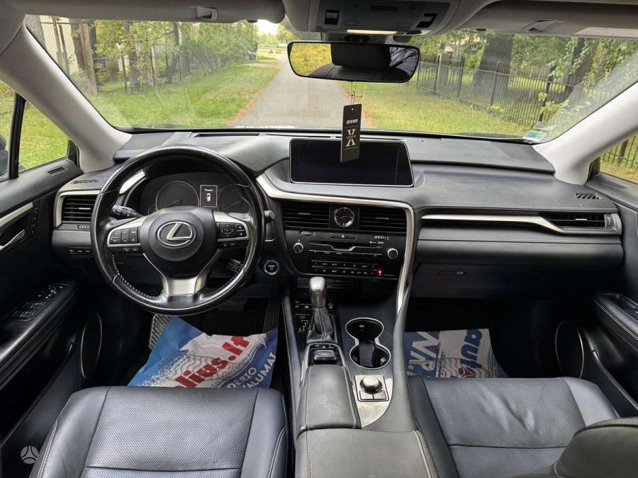 Grey Lexus RX 450h 2018 in Vilnius, with an engine capacity of 3.46 L and mileage of 220 thousand km for 27700 €, photo 19 on AUTOMOTO.COM.LV