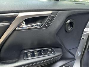 Grey Lexus RX 450h 2018 in Vilnius, with an engine capacity of 3.46 L and mileage of 220 thousand km for 27700 €, photo 21 on AUTOMOTO.COM.LV