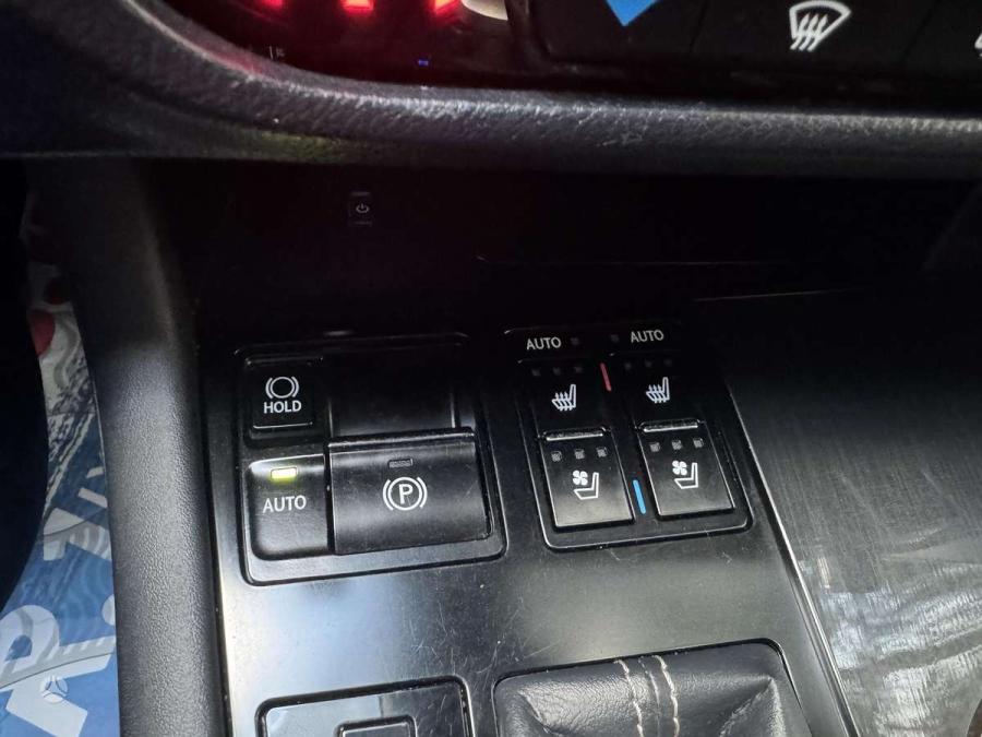 Grey Lexus RX 450h 2018 in Vilnius, with an engine capacity of 3.46 L and mileage of 220 thousand km for 27700 €, photo 26 on AUTOMOTO.COM.LV