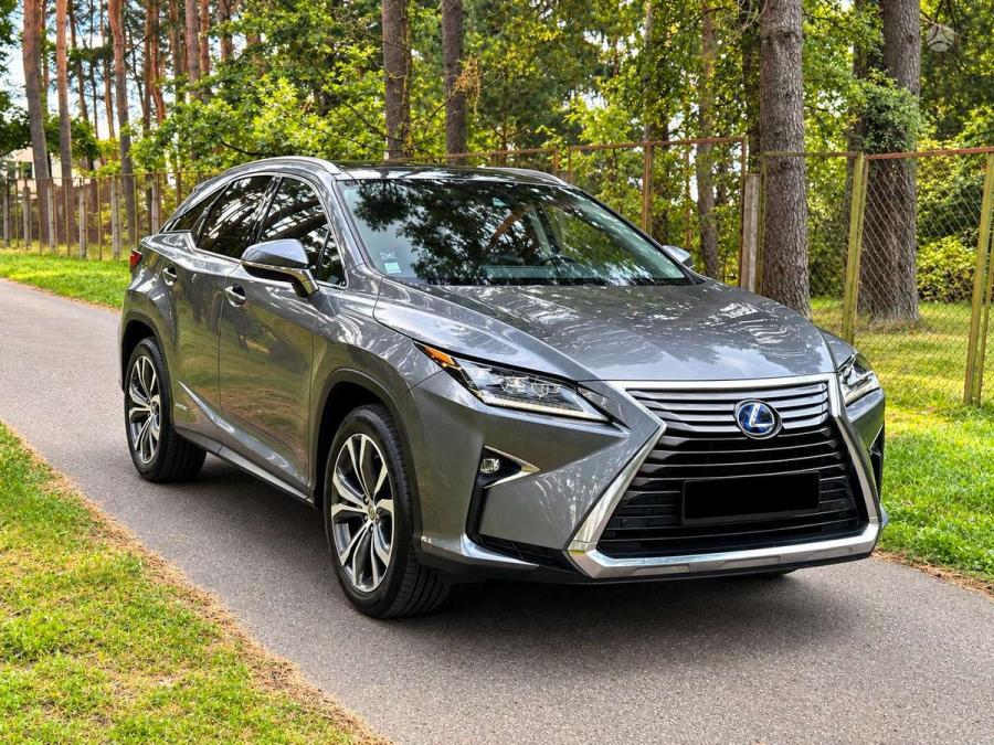 Grey Lexus RX 450h 2018 in Vilnius, with an engine capacity of 3.46 L and mileage of 220 thousand km for 27500 €, photo 1 on AUTOMOTO.COM.LV