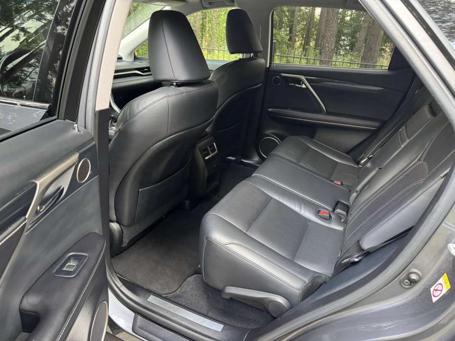 Grey Lexus RX 450h 2018 in Vilnius, with an engine capacity of 3.46 L and mileage of 220 thousand km for 27500 €, photo 16 on AUTOMOTO.COM.LV