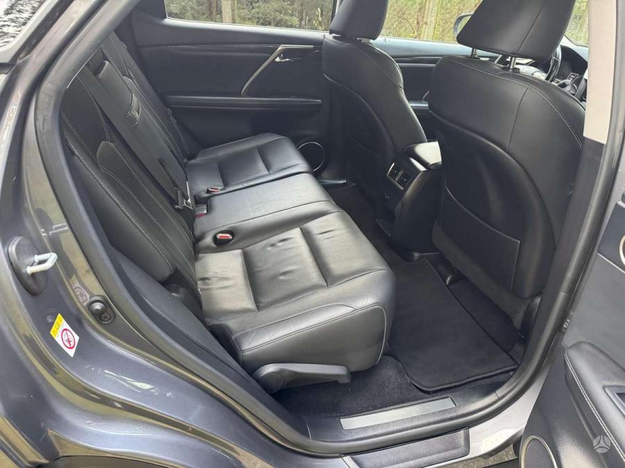 Grey Lexus RX 450h 2018 in Vilnius, with an engine capacity of 3.46 L and mileage of 220 thousand km for 27500 €, photo 17 on AUTOMOTO.COM.LV