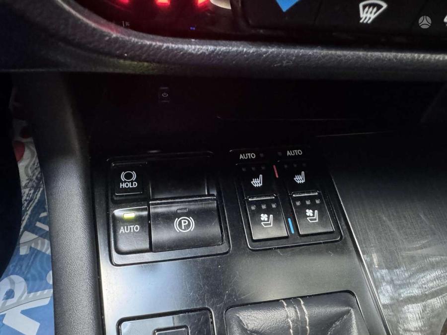 Grey Lexus RX 450h 2018 in Vilnius, with an engine capacity of 3.46 L and mileage of 220 thousand km for 27500 €, photo 26 on AUTOMOTO.COM.LV