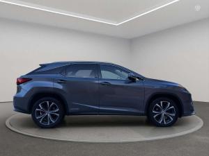 Pelēks Lexus RX 450h 2018 Viļņa, ar dzinēja tilpumu 3.46 L un nobraukumu 90 tūkst. km par 29900 €, foto 6 vietnē AUTOMOTO.COM.LV