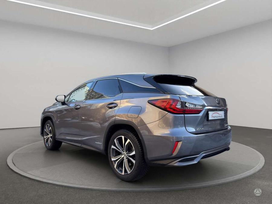 Pelēks Lexus RX 450h 2018 Viļņa, ar dzinēja tilpumu 3.46 L un nobraukumu 90 tūkst. km par 29900 €, foto 9 vietnē AUTOMOTO.COM.LV