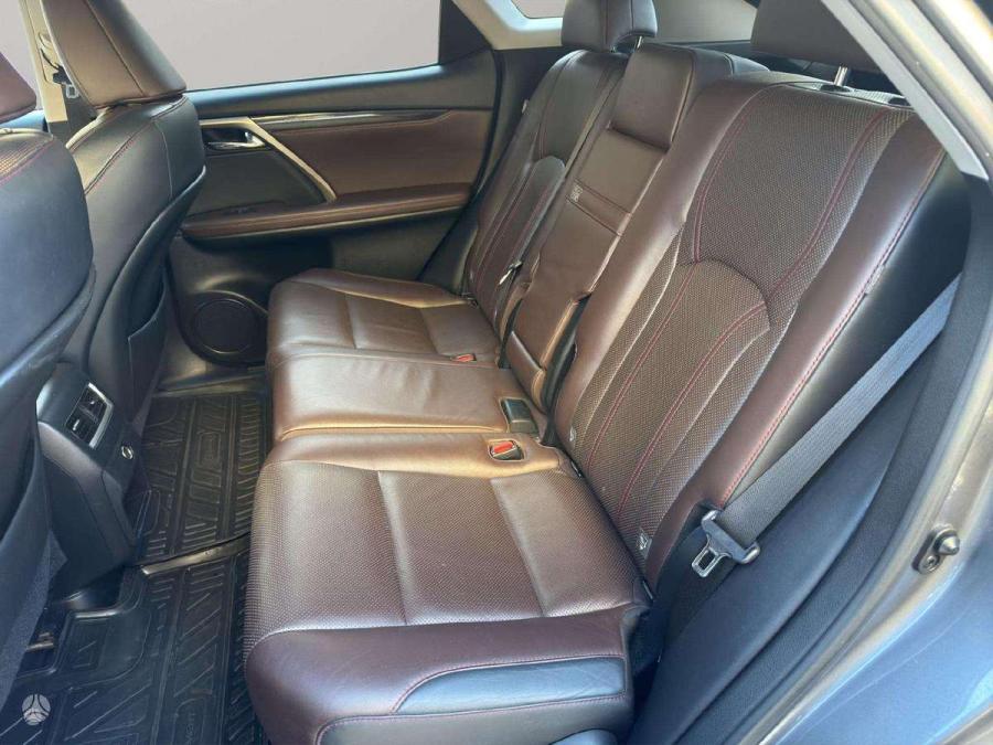 Pelēks Lexus RX 450h 2018 Viļņa, ar dzinēja tilpumu 3.46 L un nobraukumu 90 tūkst. km par 29900 €, foto 14 vietnē AUTOMOTO.COM.LV