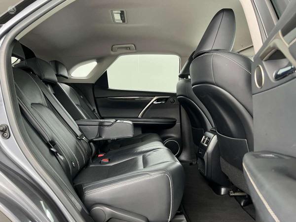 Grey Lexus RX 450h 2019 in Vilnius, with an engine capacity of 3.46 L and mileage of 113 thousand km for 33900 €, photo 8 on AUTOMOTO.COM.LV