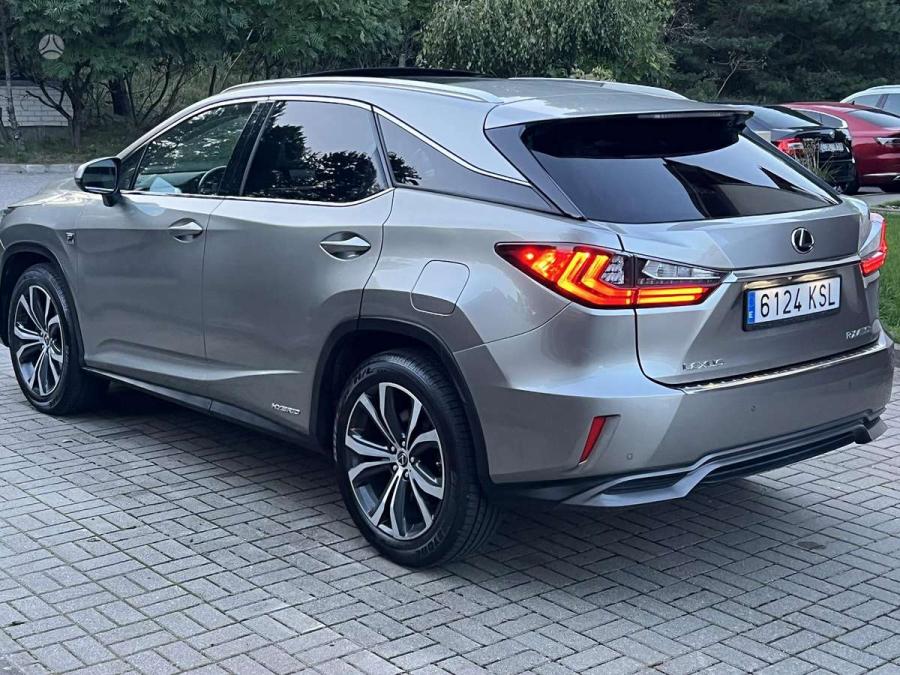 Серый Лексус RX 450h 2019 в Вильнюс, объемом двигателя 3.50 л и пробегом 165 тыс. км за 25750 €, фото 5 на AUTOMOTO.COM.LV
