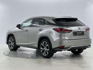 Pelēks Lexus RX 450h 2020 Viļņa, ar dzinēja tilpumu 3.46 L un nobraukumu 111 tūkst. km par 43900 €, foto 17 vietnē AUTOMOTO.COM.LV