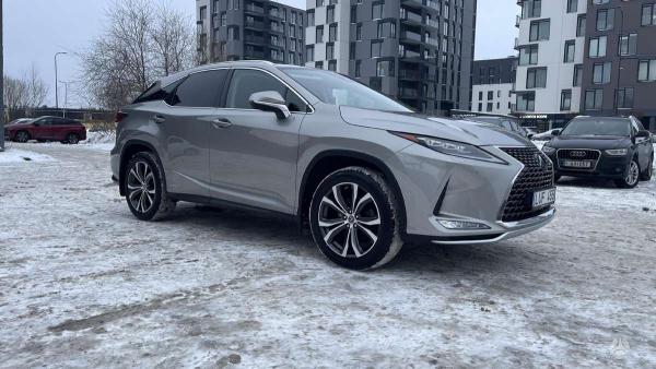 Pelēks Lexus RX 450h 2021 Kauņa, ar dzinēja tilpumu 3.46 L un nobraukumu 190 tūkst. km par 34999 €, foto 3 vietnē AUTOMOTO.COM.LV
