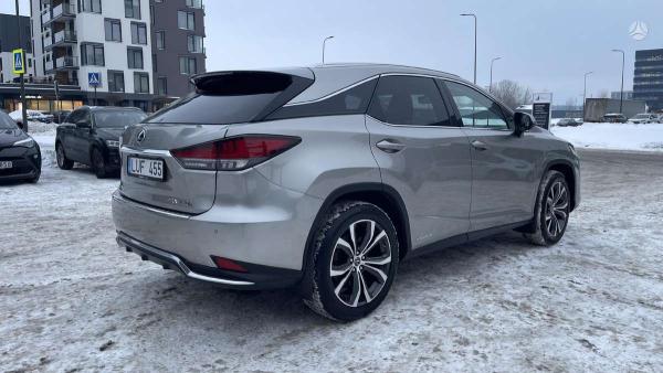 Pelēks Lexus RX 450h 2021 Kauņa, ar dzinēja tilpumu 3.46 L un nobraukumu 190 tūkst. km par 34999 €, foto 4 vietnē AUTOMOTO.COM.LV