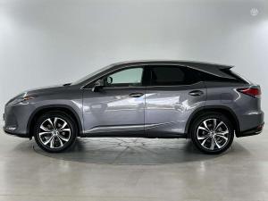 Pelēks Lexus RX 450h 2021 Viļņa, ar dzinēja tilpumu 3.46 L un nobraukumu 65 tūkst. km par 45900 €, foto 4 vietnē AUTOMOTO.COM.LV