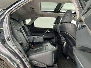 Pelēks Lexus RX 450h 2021 Viļņa, ar dzinēja tilpumu 3.46 L un nobraukumu 65 tūkst. km par 45900 €, foto 8 vietnē AUTOMOTO.COM.LV