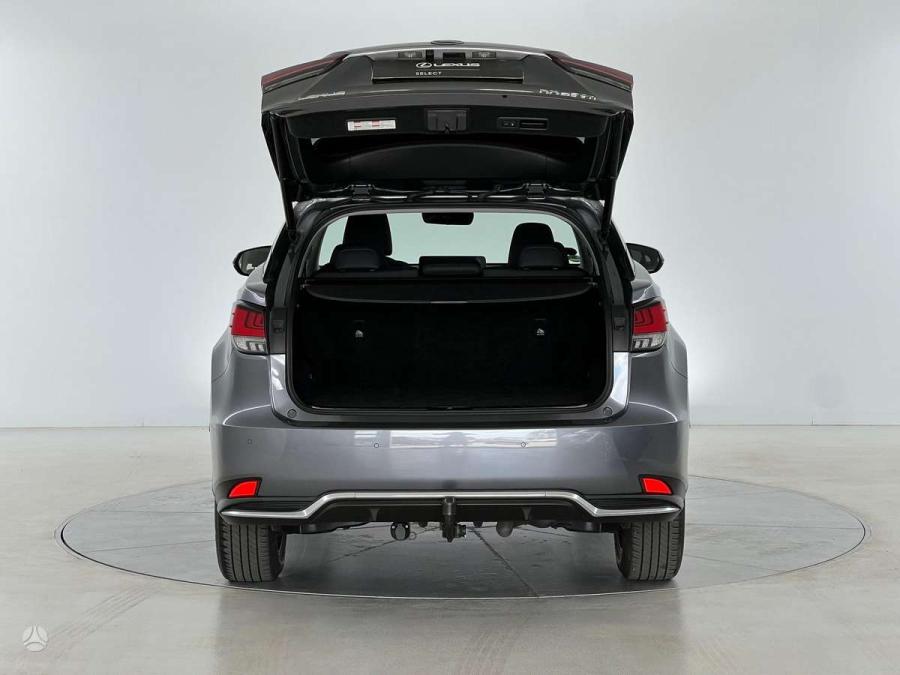 Pelēks Lexus RX 450h 2021 Viļņa, ar dzinēja tilpumu 3.46 L un nobraukumu 65 tūkst. km par 45900 €, foto 11 vietnē AUTOMOTO.COM.LV