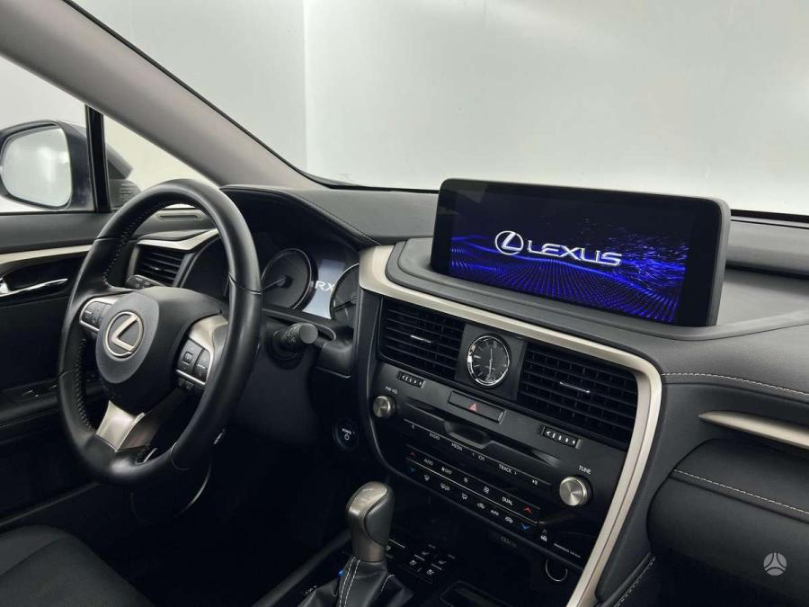 Pelēks Lexus RX 450h 2021 Viļņa, ar dzinēja tilpumu 3.46 L un nobraukumu 65 tūkst. km par 45900 €, foto 15 vietnē AUTOMOTO.COM.LV
