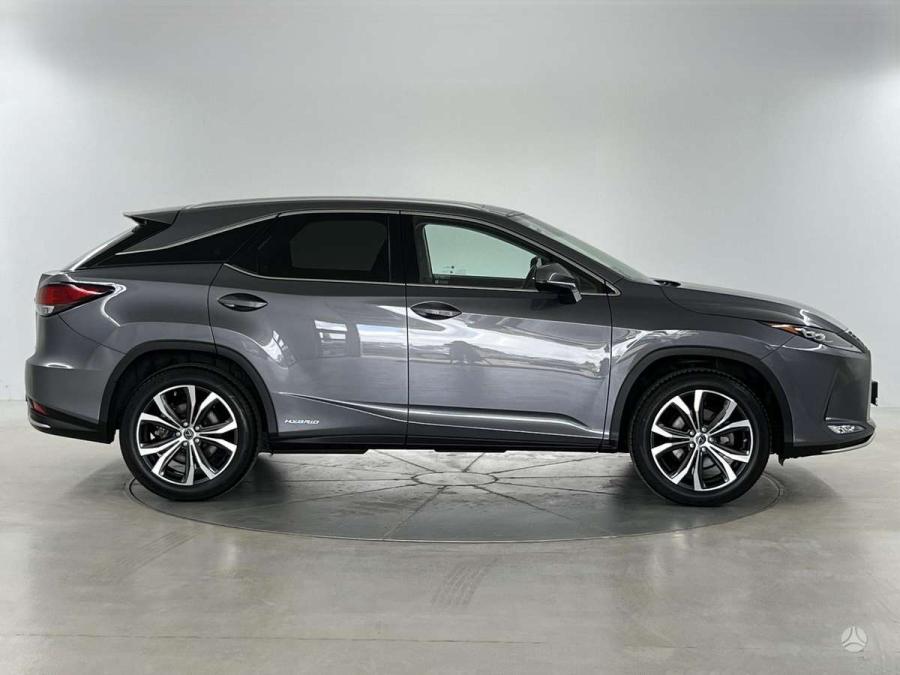 Pelēks Lexus RX 450h 2021 Viļņa, ar dzinēja tilpumu 3.46 L un nobraukumu 65 tūkst. km par 45900 €, foto 17 vietnē AUTOMOTO.COM.LV