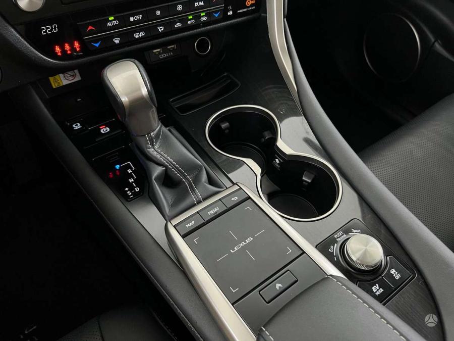 Pelēks Lexus RX 450h 2021 Viļņa, ar dzinēja tilpumu 3.46 L un nobraukumu 65 tūkst. km par 45900 €, foto 26 vietnē AUTOMOTO.COM.LV
