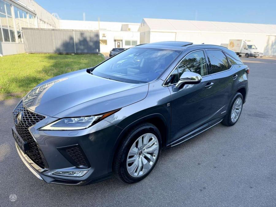 Grey Lexus RX 450h 2021 in Vilnius, with an engine capacity of 3.50 L and mileage of 30 thousand km for 38900 €, photo 7 on AUTOMOTO.COM.LV
