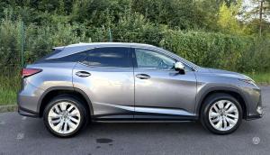 Grey Lexus RX 450h 2021 in Vilnius, with an engine capacity of 3.50 L and mileage of 30 thousand km for 38900 €, photo 10 on AUTOMOTO.COM.LV