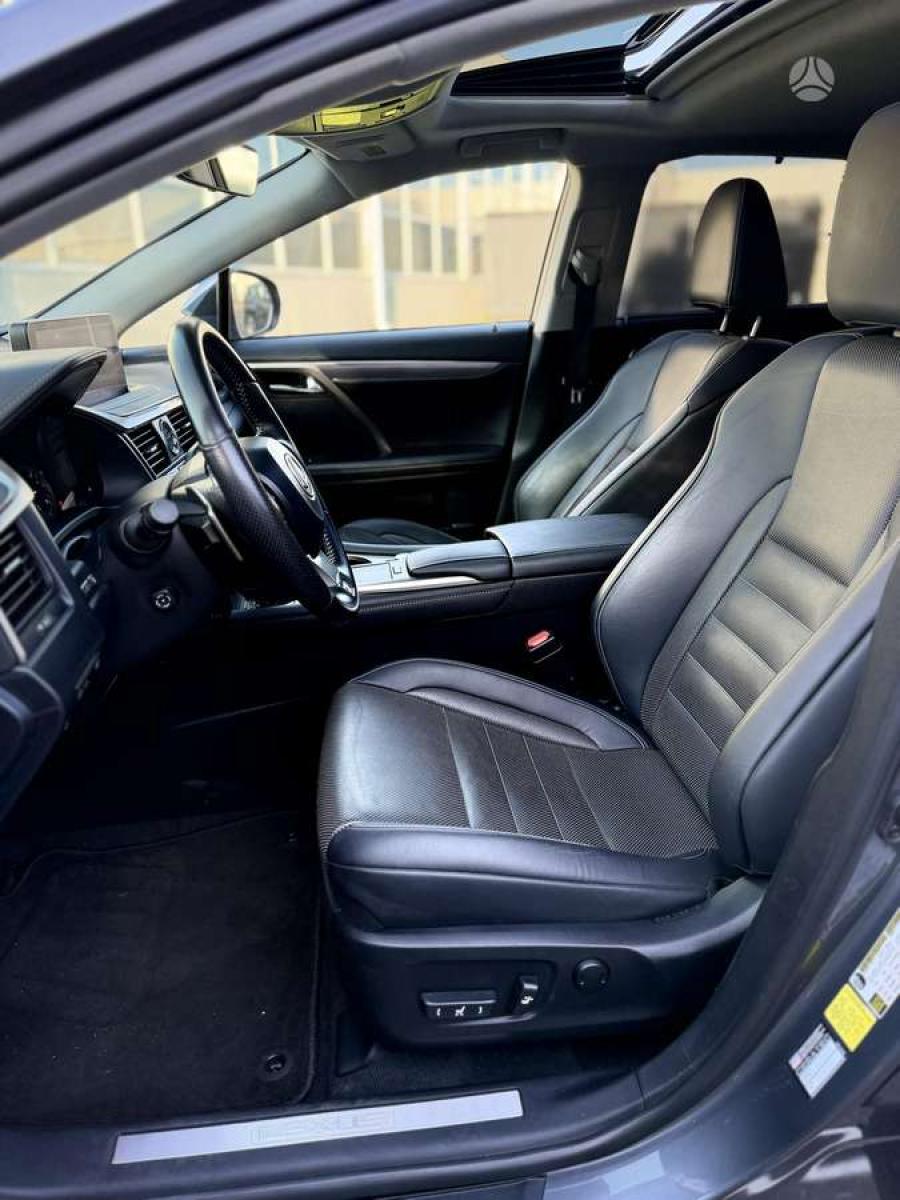 Grey Lexus RX 450h 2021 in Vilnius, with an engine capacity of 3.50 L and mileage of 30 thousand km for 38900 €, photo 17 on AUTOMOTO.COM.LV