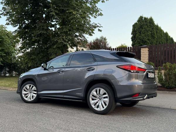 Grey Lexus RX 450h 2022 in Vilnius, with an engine capacity of 3.50 L and mileage of 29 thousand km for 39450 €, photo 2 on AUTOMOTO.COM.LV