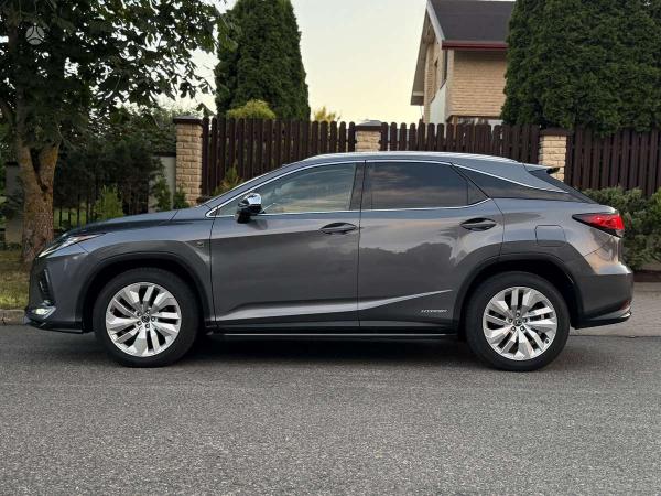 Grey Lexus RX 450h 2022 in Vilnius, with an engine capacity of 3.50 L and mileage of 29 thousand km for 39450 €, photo 8 on AUTOMOTO.COM.LV