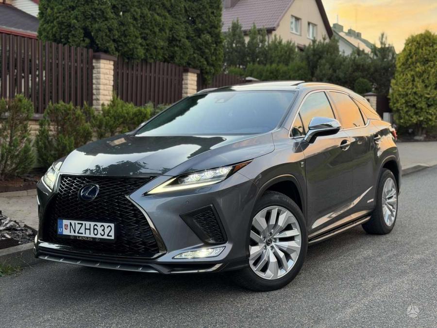 Pelēks Lexus RX 450h 2022 Viļņa, ar dzinēja tilpumu 3.50 L un nobraukumu 29 tūkst. km par 39450 €, foto 1 vietnē AUTOMOTO.COM.LV