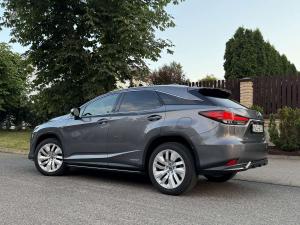 Pelēks Lexus RX 450h 2022 Viļņa, ar dzinēja tilpumu 3.50 L un nobraukumu 29 tūkst. km par 39450 €, foto 3 vietnē AUTOMOTO.COM.LV