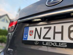 Pelēks Lexus RX 450h 2022 Viļņa, ar dzinēja tilpumu 3.50 L un nobraukumu 29 tūkst. km par 39450 €, foto 17 vietnē AUTOMOTO.COM.LV