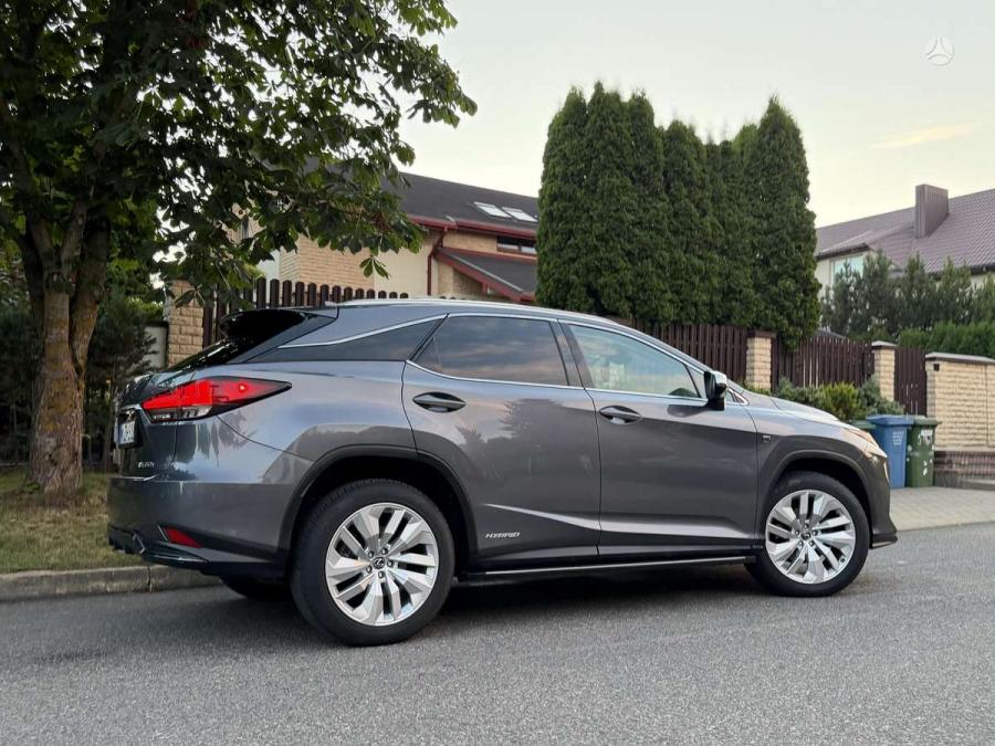 Pelēks Lexus RX 450h 2022 Viļņa, ar dzinēja tilpumu 3.50 L un nobraukumu 29 tūkst. km par 39450 €, foto 18 vietnē AUTOMOTO.COM.LV