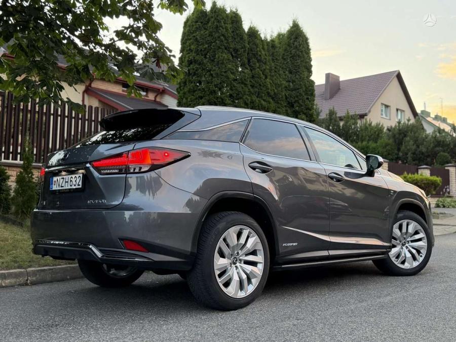 Pelēks Lexus RX 450h 2022 Viļņa, ar dzinēja tilpumu 3.50 L un nobraukumu 29 tūkst. km par 39450 €, foto 22 vietnē AUTOMOTO.COM.LV