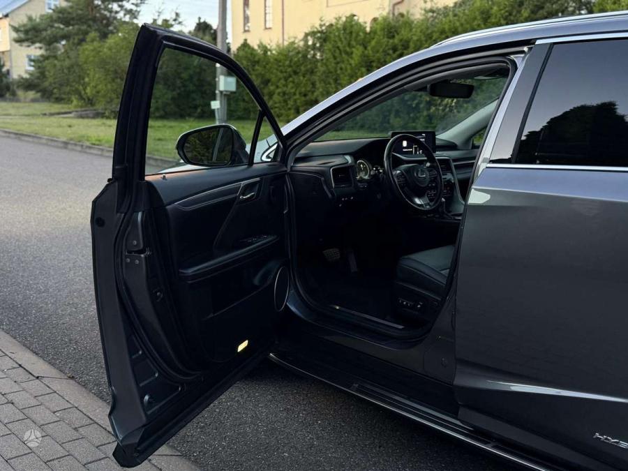 Pelēks Lexus RX 450h 2022 Viļņa, ar dzinēja tilpumu 3.50 L un nobraukumu 29 tūkst. km par 39450 €, foto 34 vietnē AUTOMOTO.COM.LV