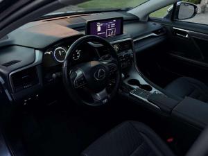 Pelēks Lexus RX 450h 2022 Viļņa, ar dzinēja tilpumu 3.50 L un nobraukumu 29 tūkst. km par 39450 €, foto 39 vietnē AUTOMOTO.COM.LV
