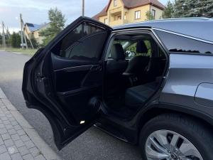 Pelēks Lexus RX 450h 2022 Viļņa, ar dzinēja tilpumu 3.50 L un nobraukumu 29 tūkst. km par 39450 €, foto 43 vietnē AUTOMOTO.COM.LV