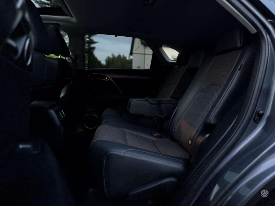 Pelēks Lexus RX 450h 2022 Viļņa, ar dzinēja tilpumu 3.50 L un nobraukumu 29 tūkst. km par 39450 €, foto 44 vietnē AUTOMOTO.COM.LV
