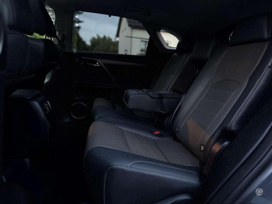 Pelēks Lexus RX 450h 2022 Viļņa, ar dzinēja tilpumu 3.50 L un nobraukumu 29 tūkst. km par 39450 €, foto 46 vietnē AUTOMOTO.COM.LV