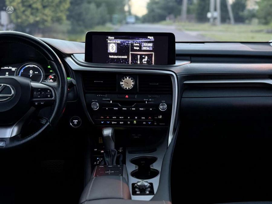 Pelēks Lexus RX 450h 2022 Viļņa, ar dzinēja tilpumu 3.50 L un nobraukumu 29 tūkst. km par 39450 €, foto 48 vietnē AUTOMOTO.COM.LV